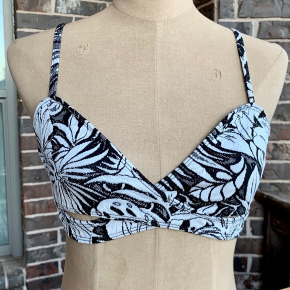 Beach Riot | Swim | Beach Riot Bikini Wrap Floral Black White Top S ...